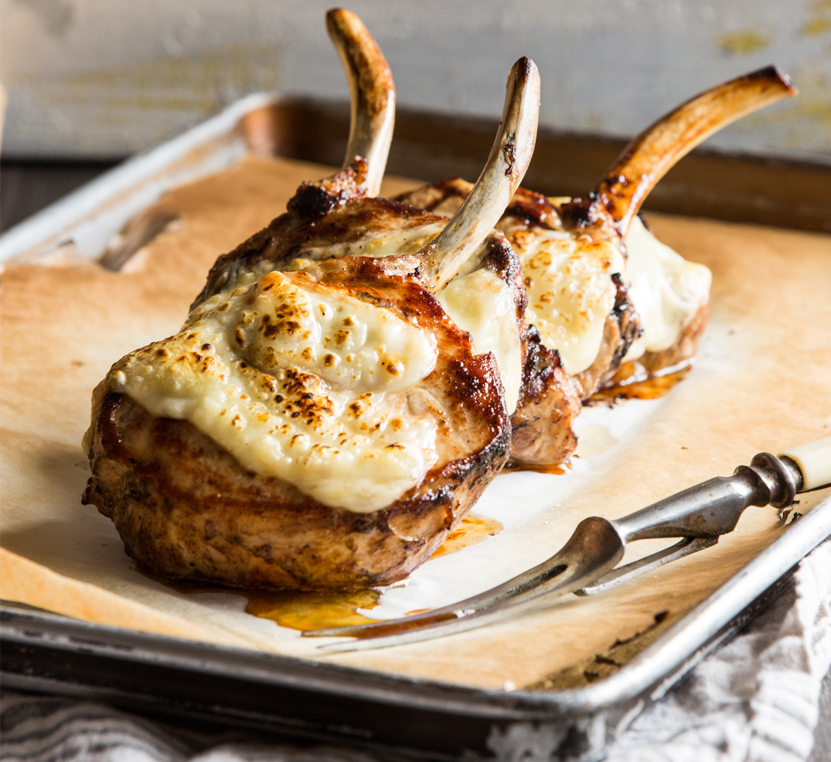 Côtelettes de porc au gruyère - Le porc du Québec
